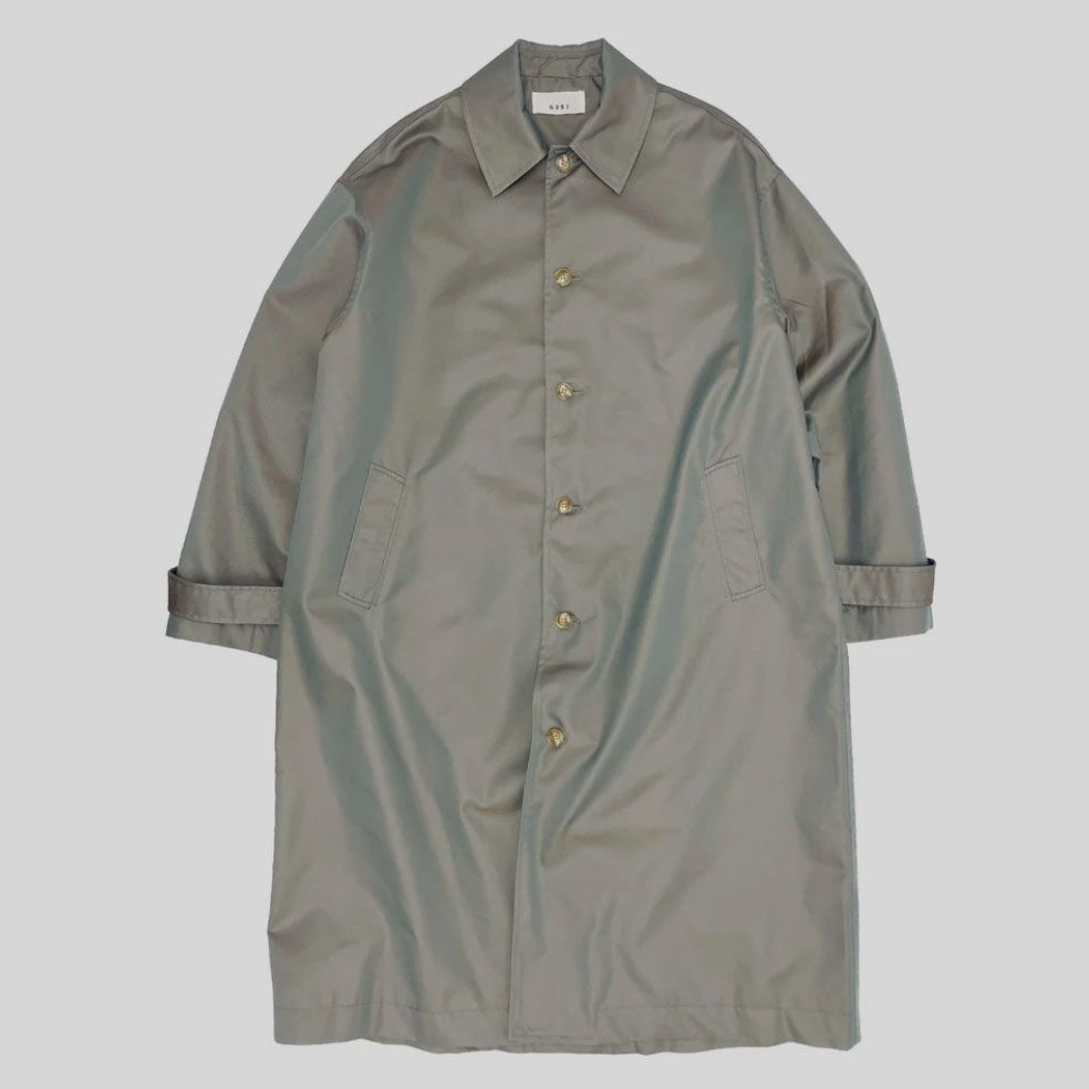 How to Style Casual End-of-Summer Layers for a Picnic Outing