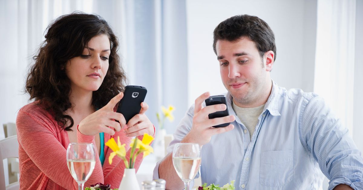 Study: Too Much Texting Could Ruin Your Relationship