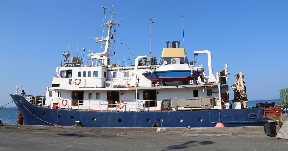 Anti-Refugee Ship ‘C-Star’ Helped by Refugee Rescue Sea-Eye