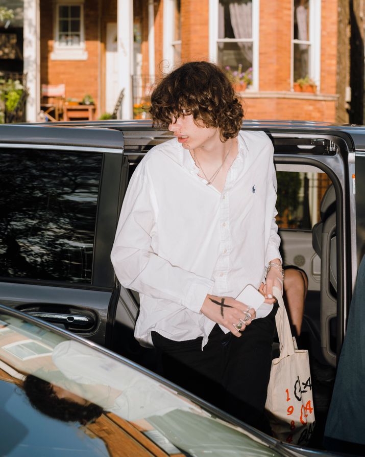 Glaive’s First Live Show: Behind the Scenes Interview, Photo