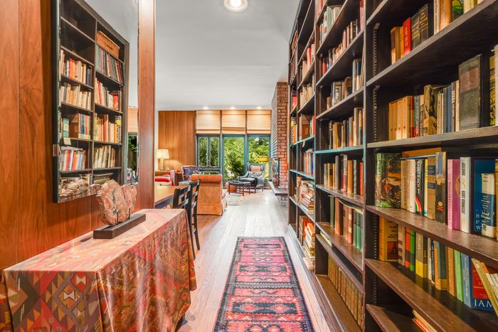 Frank Lloyd Wright–Inspired House in Jamaica Estates Queens