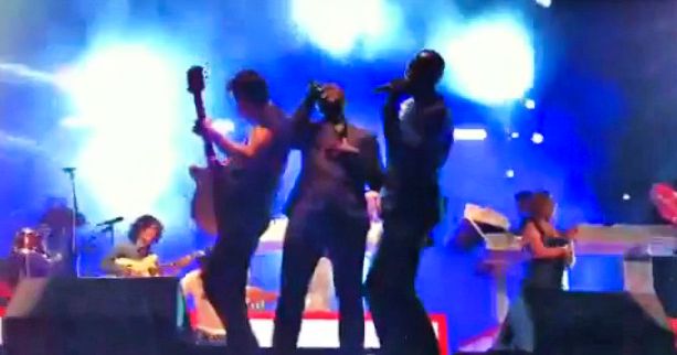 Mark Ronson Performed ‘Valerie’ for Amy Winehouse Last Night