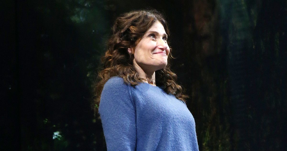 Idina Menzel Almost Starred in a ‘Moonstruck’ Opera