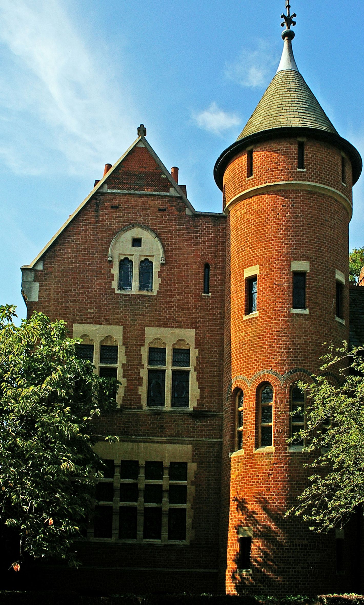 Led Zeppelin’s Jimmy Page, Robbie Williams Feud, Explained