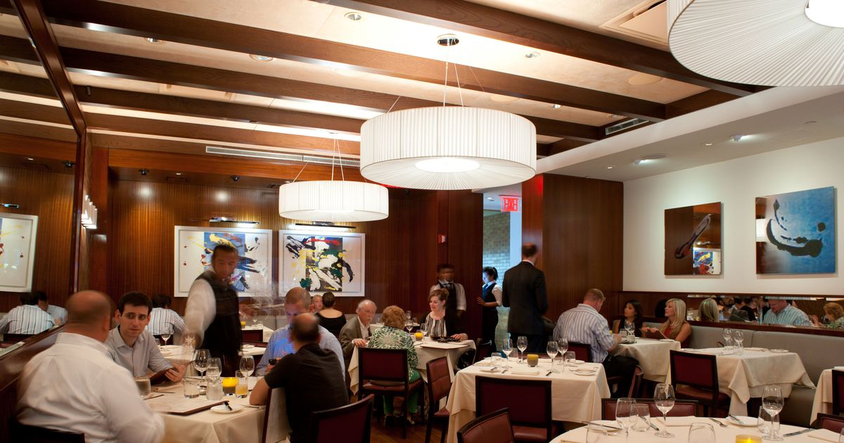 Michael White’s Italian Steakhouse Costata Will Close This Month