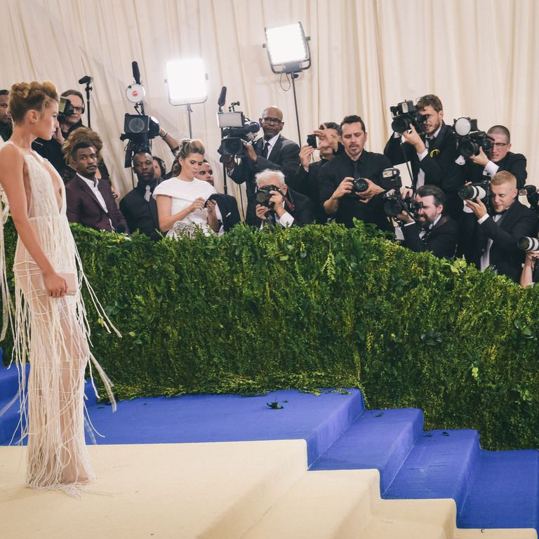 Met Gala 2017: Behind-the-Scenes Photos From the Red Carpet
