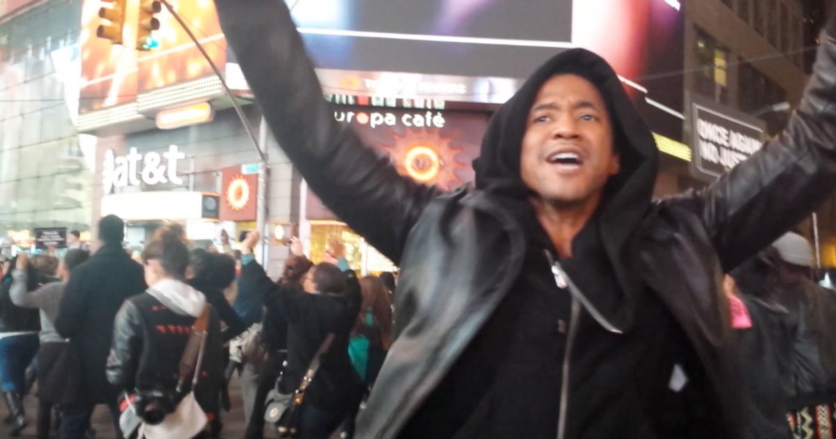 Q-Tip Kept the Crowd Chanting at NYC’s Ferguson Protest