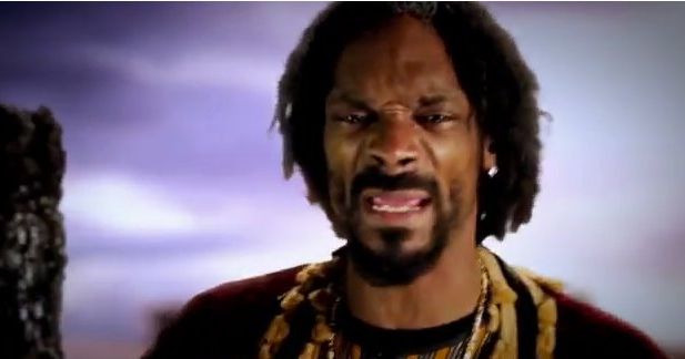 Watch an Epic Rap Battle Between Santa and Moses, in Which Snoop Lion ...