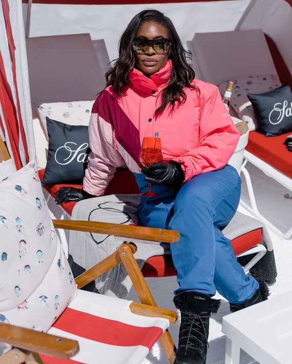 A Lesson In Dressing Wealthy, According to a Saks Stylist