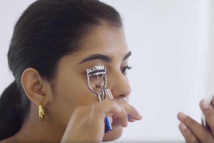 How to Apply Eyeliner - Step-by-Step Tips, Pics & Video