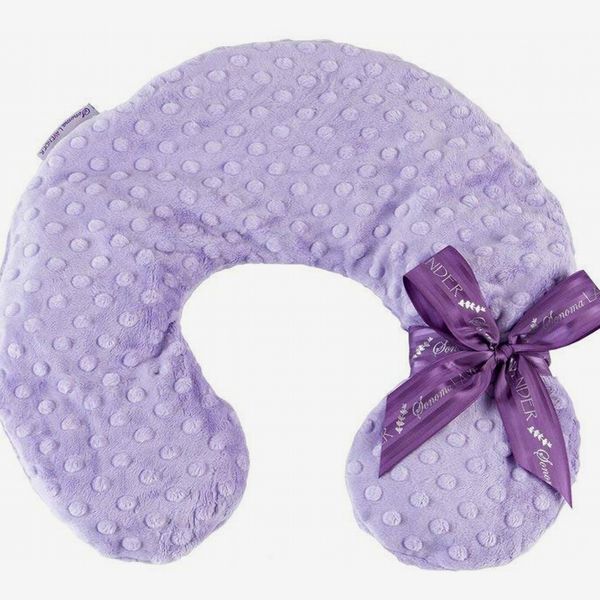 This Pillow Stuffed With Buckwheat Hulls Fixed My Neck Pain | The ...