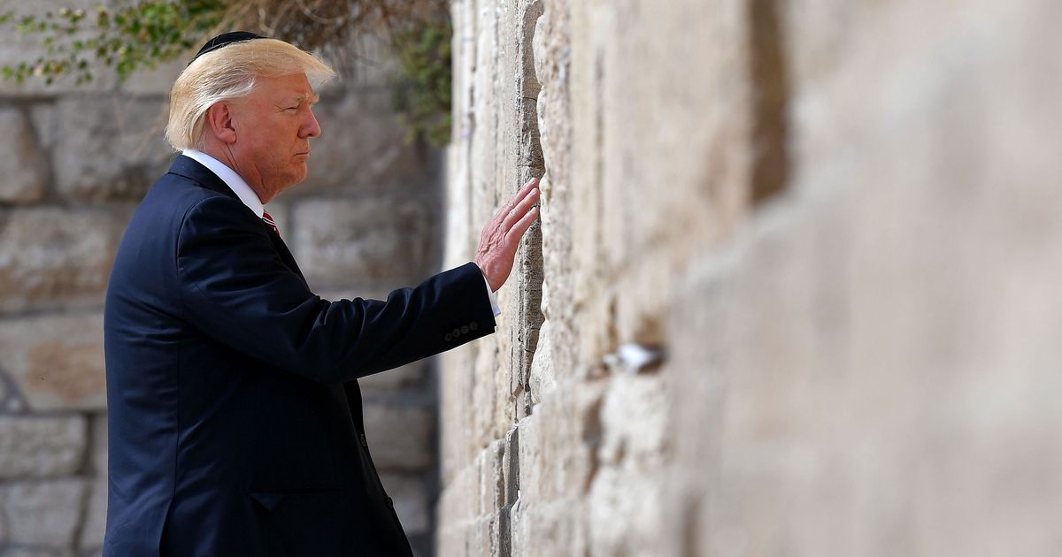 Trump Tweets He’s King of Israel, So Jews Should Love Him