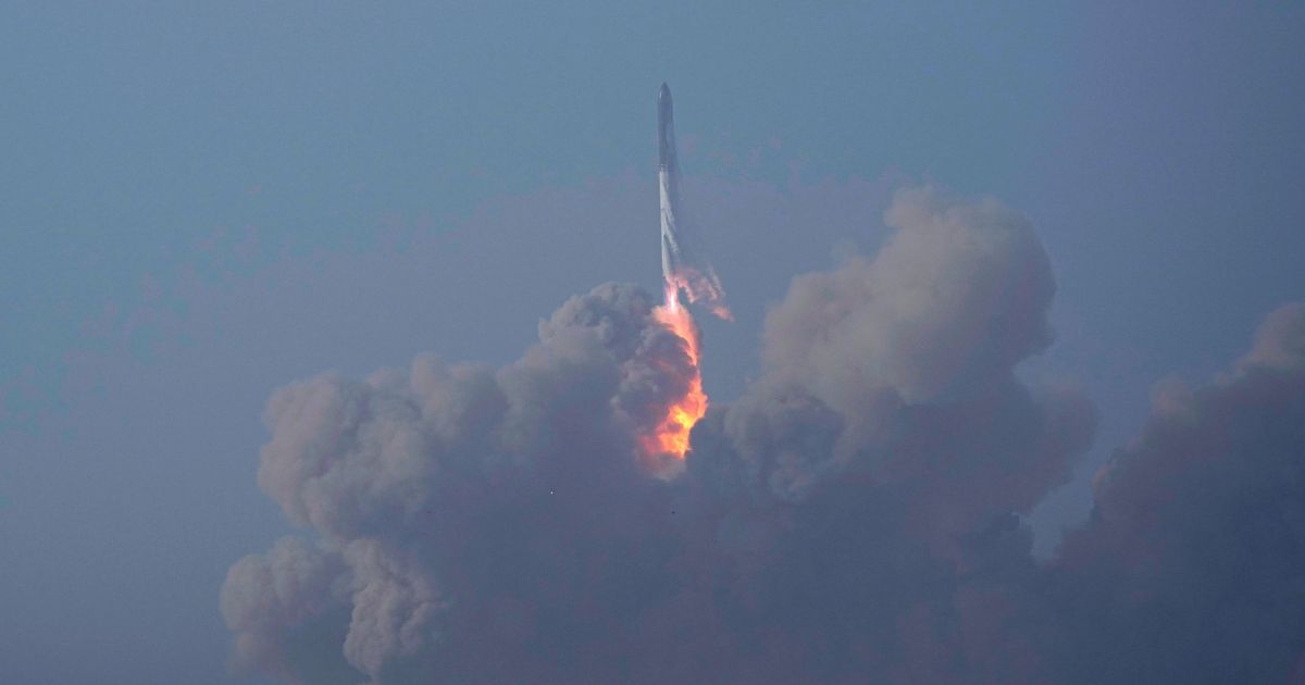 Elon Musk’s SpaceX Starship Blows Up During Test Launch