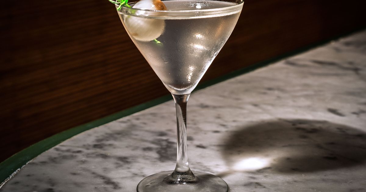 In Praise of the Gibson, the Classic Cocktail That’s Finally Getting ...