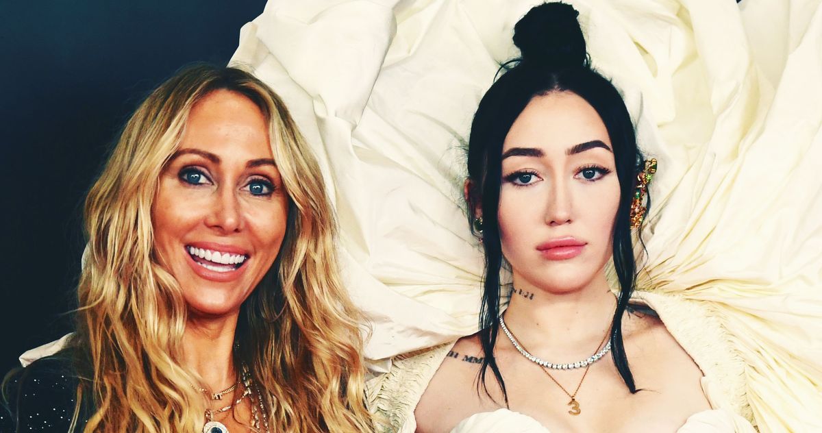 What’s Going on With Noah Cyrus’s Coachella Post?
