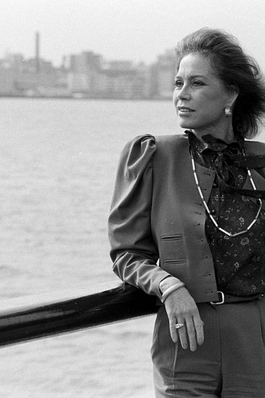 Photos: Mary Tyler Moore's Fashion Through the Years