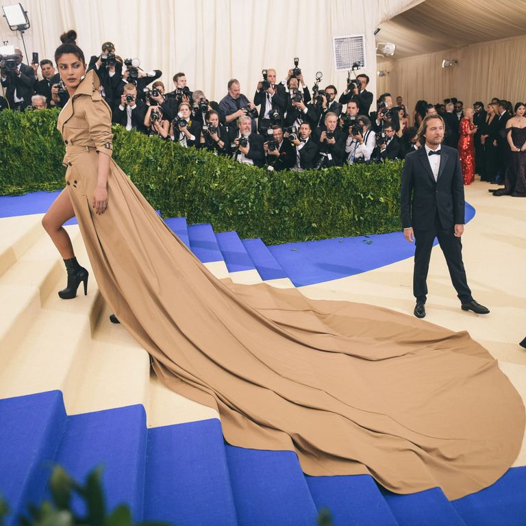 Met Gala 2017: Behind-the-Scenes Photos From the Red Carpet