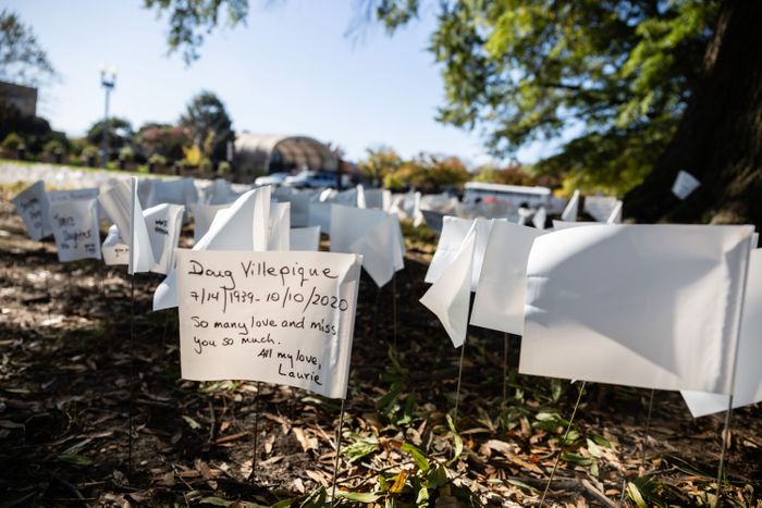 What COVID Memorials Look Like, From New York to Los Angeles