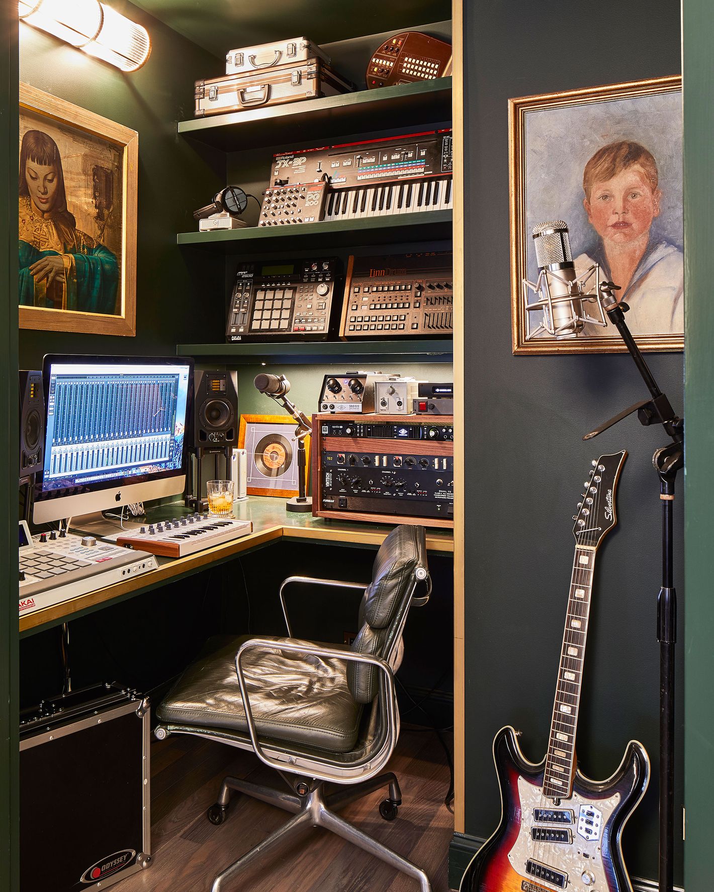 A Colorful, Modern Makeover for a Drab Postwar Apartment