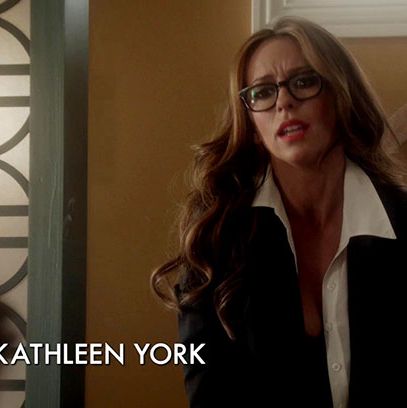 See Every Absurd Outfit Jennifer Love Hewitt Wears on Season One of The ...