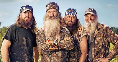 Duck Dynasty’s Robertson Family Defends Patriarch
