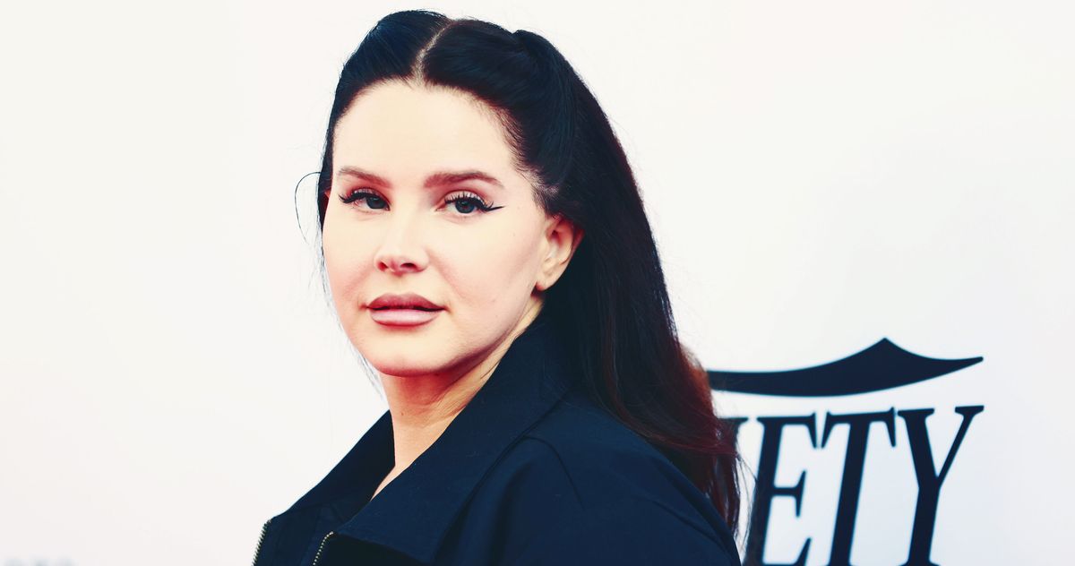 Lana Del Rey Asks Fans Not To Listen To Leaked Music