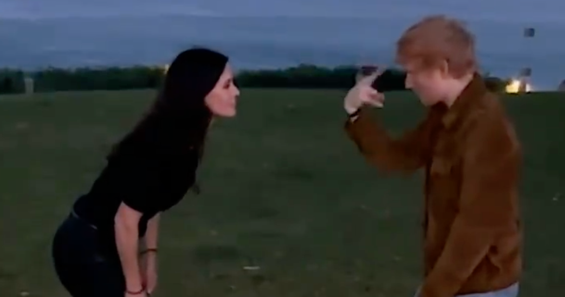 Courteney Cox Og Ed Sheeran Close Pals Ed Sheeran & Courteney Cox Grab