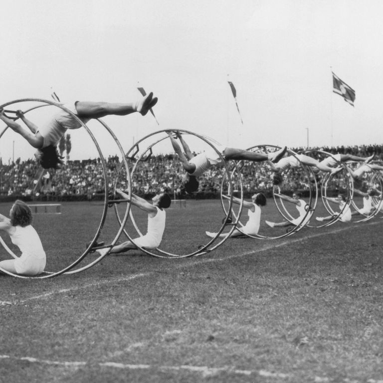 40 Vintage Ladies in Ye Olde Workout Gear