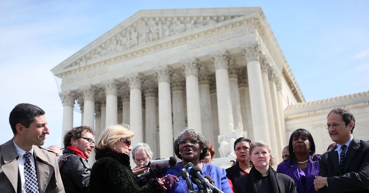 Wal-Mart Looking to Unload Two Gender Discrimination Suits