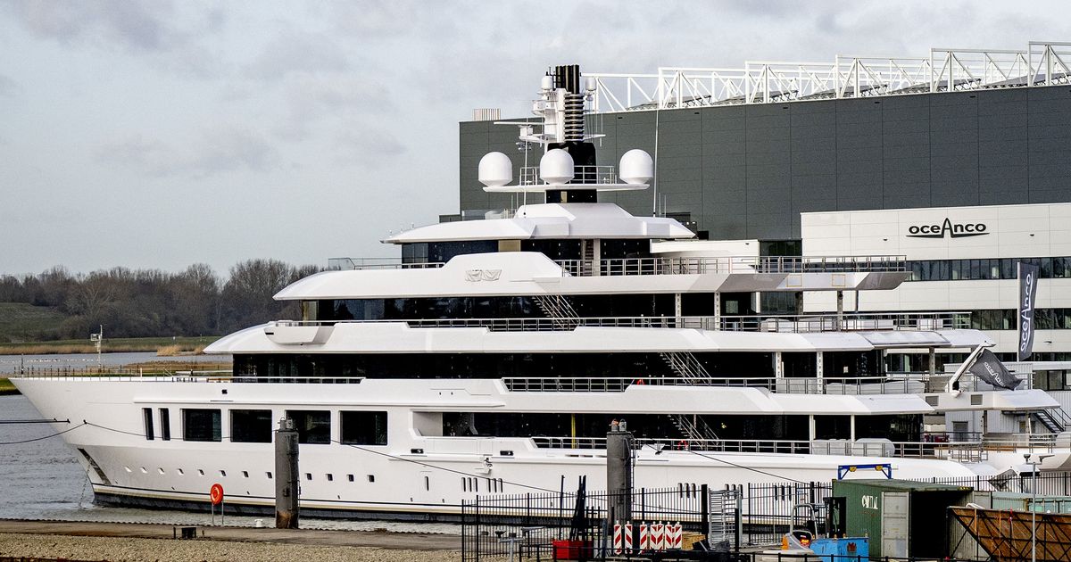 How Hard Would It Be to Hit a Superyacht With a Rotten Egg?