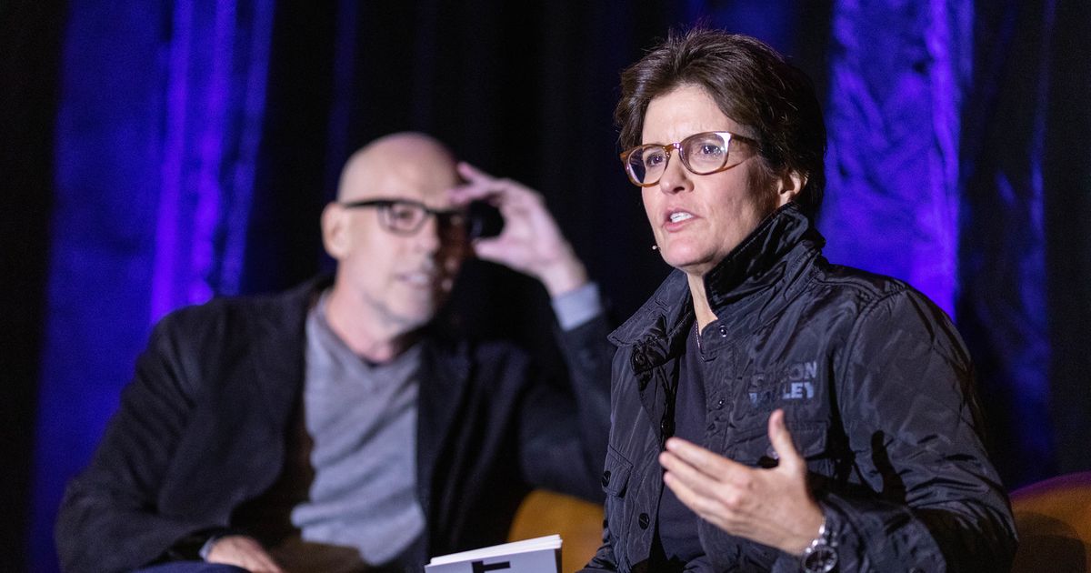 Kara Swisher, Scott Galloway on Jack Dorsey $1 Billion Gift