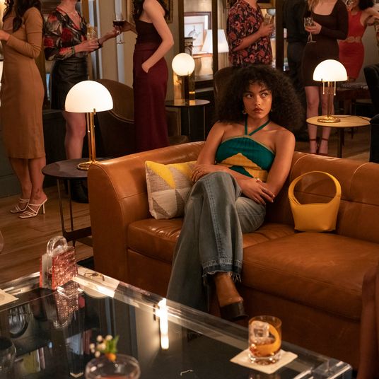 Drake Announces Hugging Plans for the Weekend