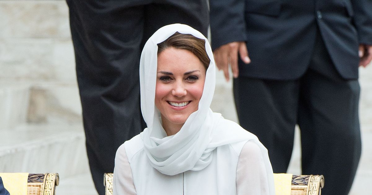 French Tabloid Prints Photos of Kate Middleton Topless [Updated]