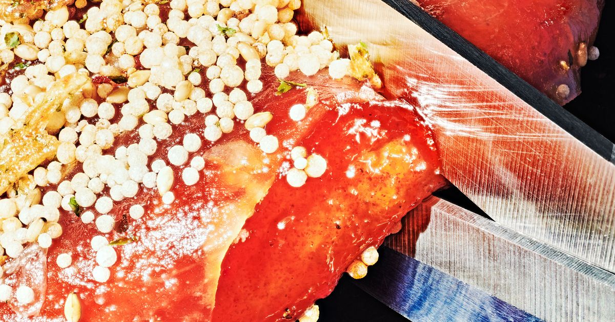 Why New Yorkers Are Eating Dinner With Scissors