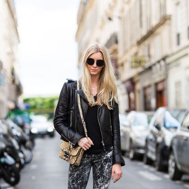 Paris Street Style: Sneakers and Sleek Minimalism