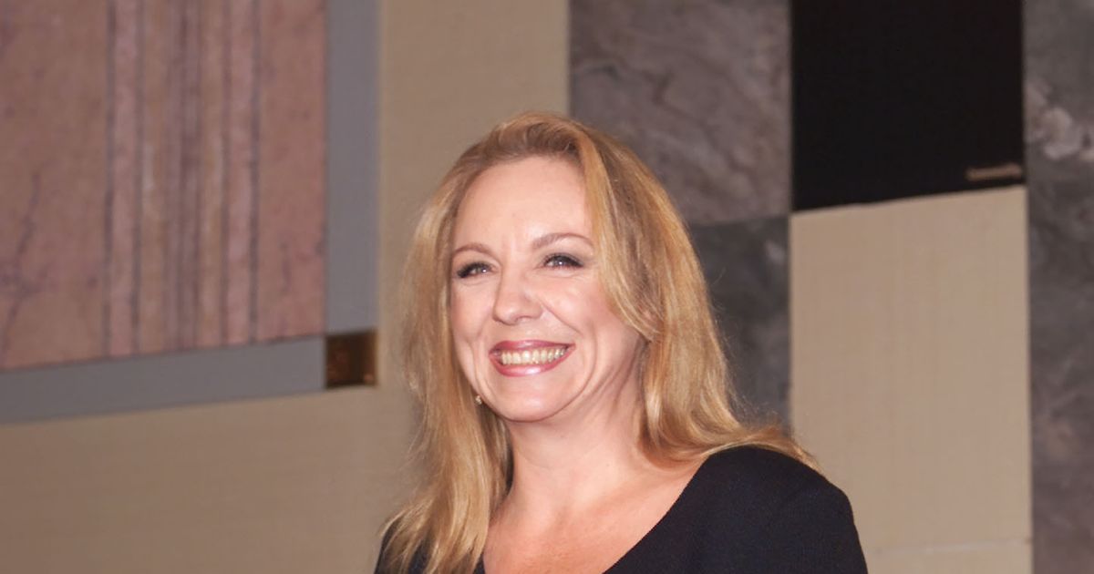 Brett Butler Joins Charlie Sheen’s New Sitcom, Forms Anti-Chuck Lorre ...