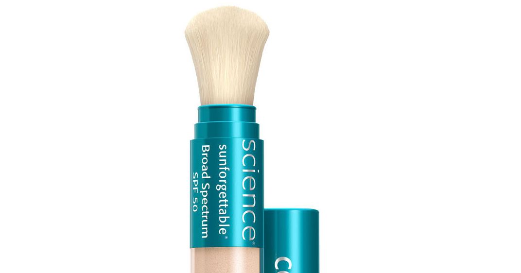 How to Reapply Sunscreen Without Ruining Your Makeup