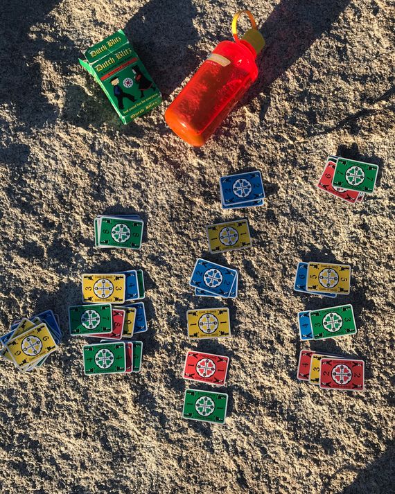 ‘Dutch Blitz’ Card-Game Review 2023 | The Strategist