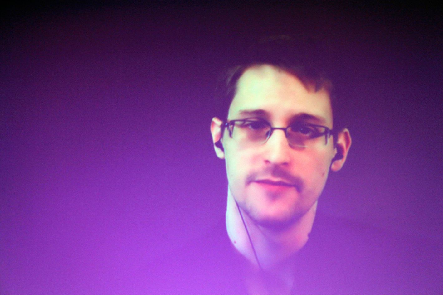 Talking Snowden With Its Director: An Excerpt From The Oliver Stone ...