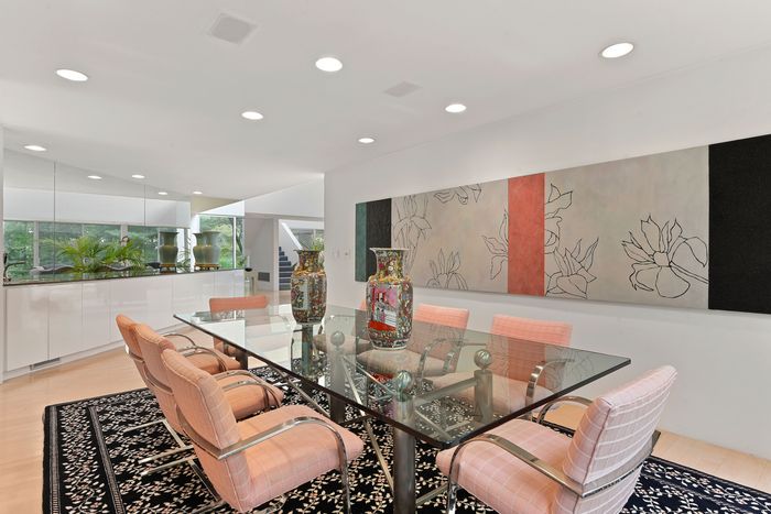 Myron Goldfinger’s Chappaqua DiSavino Home in Photos