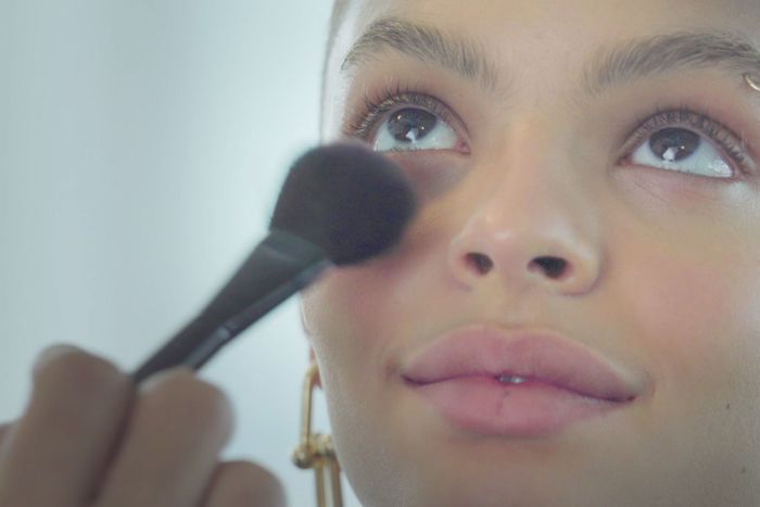 How to Cover Up a Pimple With Makeup (Video Tutorial)