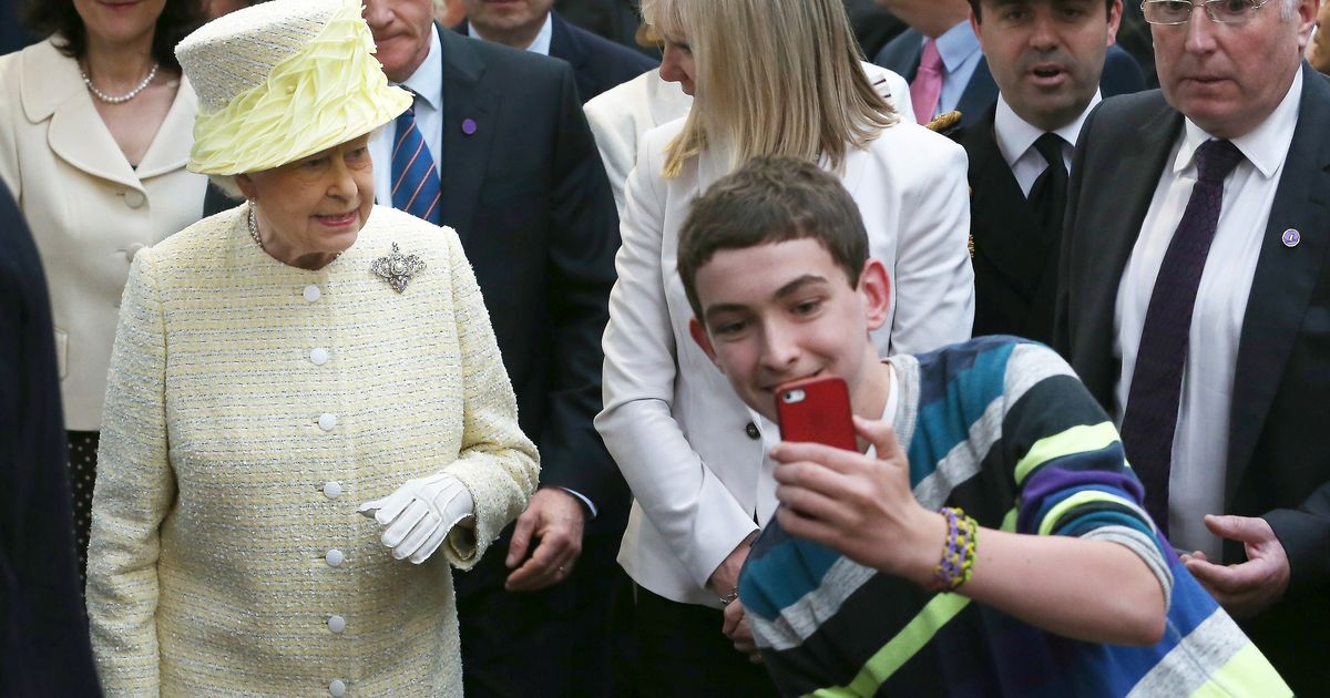 The Queen Is Hiring a Social Media Editor