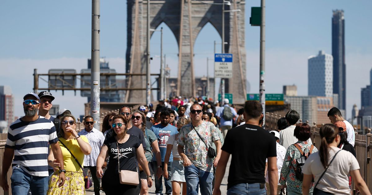 Brooklyn Bridge Overcrowding Isn’t Only About Street Vendors