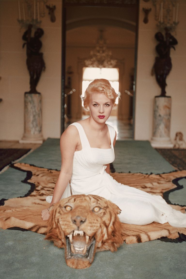 See Photos From the Book Slim Aarons: Women