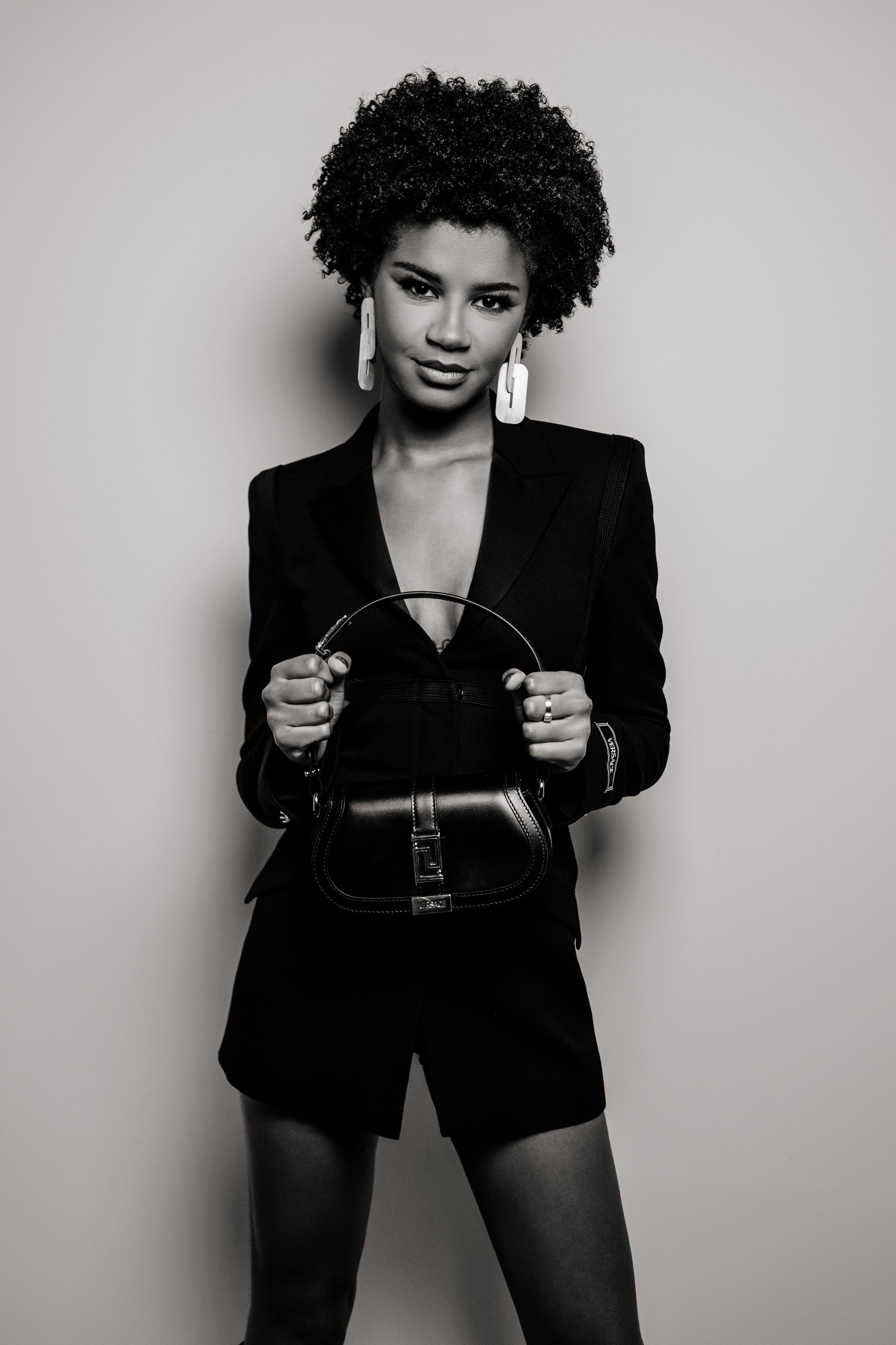 Donatella Versace and Anne Hathaway Host Intimate Dinner