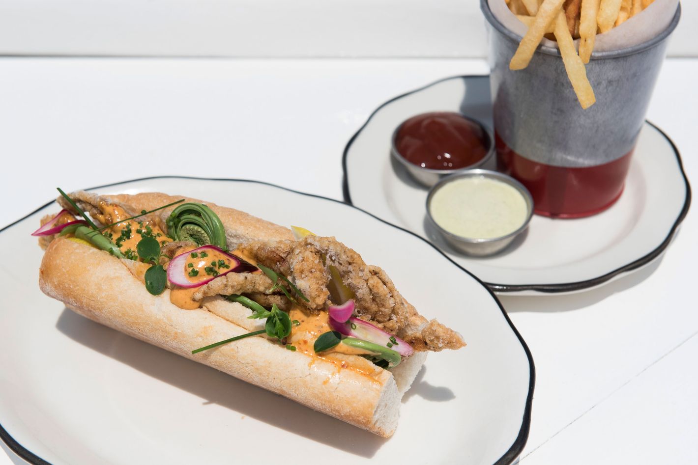 Grand Banks Team Opens Island Oyster and Pilot in New York