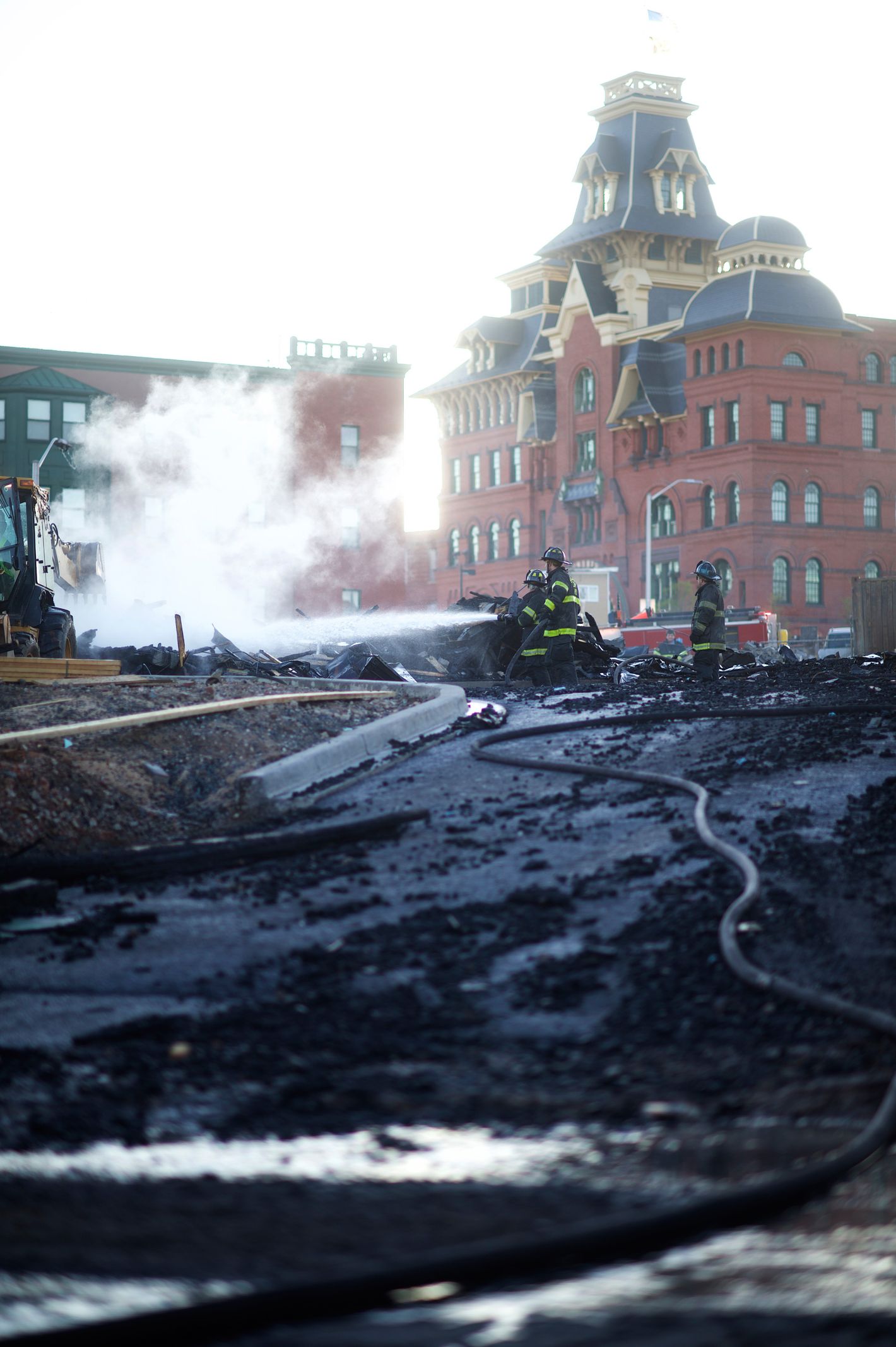 After a Night of Riots and Fires, Baltimore Wakes Up to Clean Up and ...