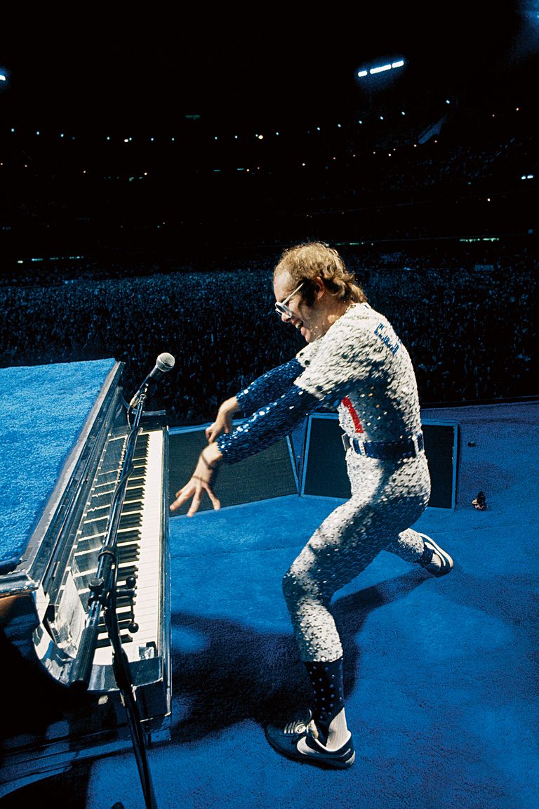 Relive Elton John’s 1975 Dodger Stadium Concert - Slideshow - Vulture Relive Elton John’s 1975 Dodger Stadium Concert - Slideshow - Vulture