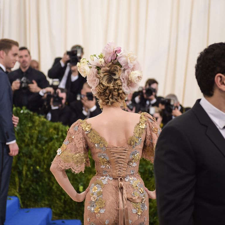 Met Gala 2017: Behind-the-Scenes Photos From the Red Carpet
