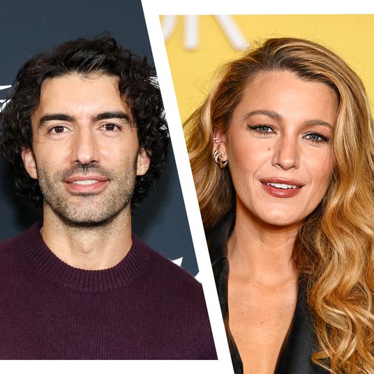 Glen Powell’s ‘SNL’ Sketch Has a Great Steely Dan Joke